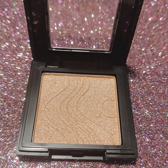 Makeup | Vintage Cheeks Highlight Yc Collection | Poshmark